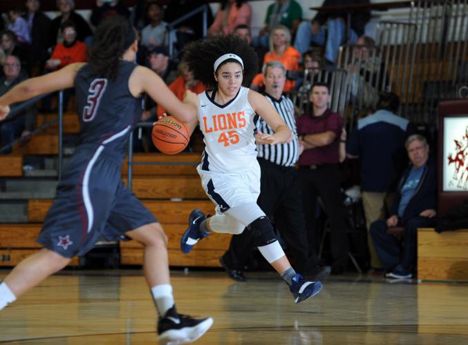 Benton knocks off Carterville to head to the championship game | High ...