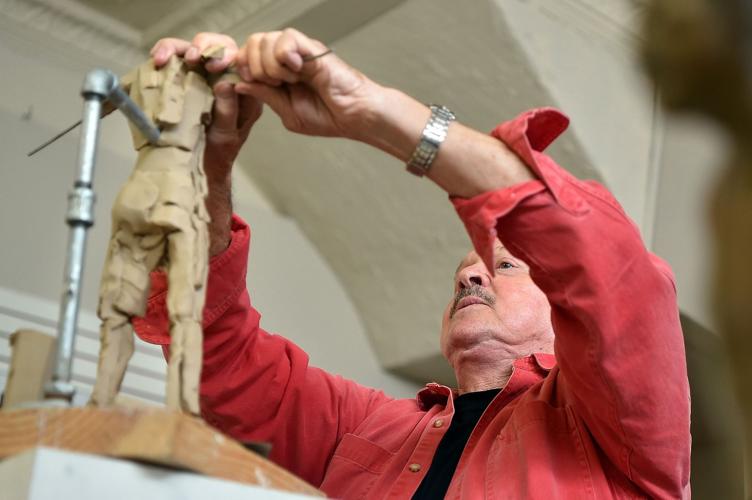 Master sculptor Hal Stewart | | thesouthern.com