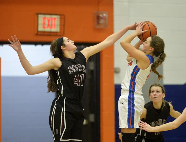 Girls Basketball | Wilderman scores 22 to lead Sesser-Valier ...