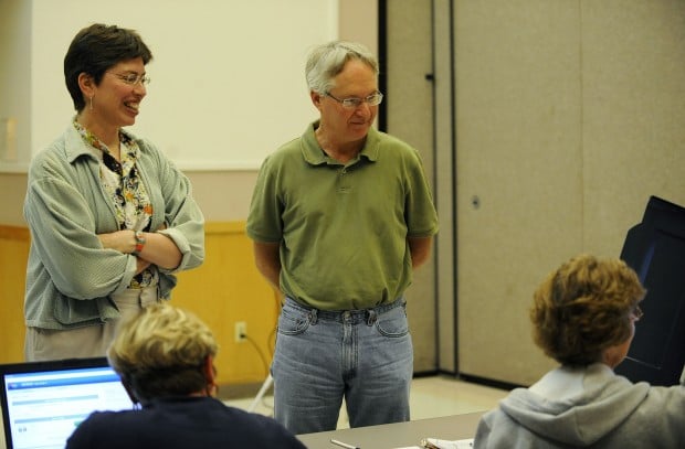 Make your voice heard: Simon celebrates 51st birthday by voting early ...