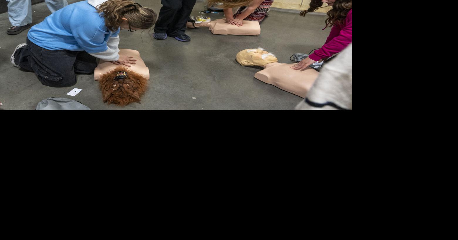 SIH Expo introduces Junior High students to healthcare | Latest ...