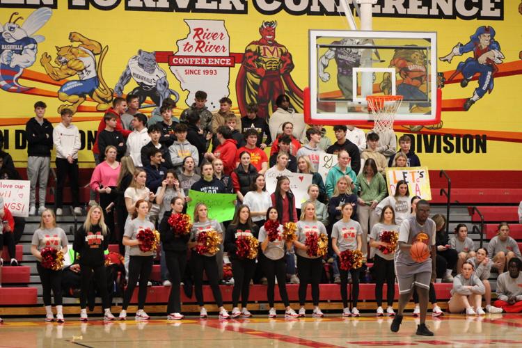 Murphysboro Devil-Dawgs show out in front of packed gym | Latest ...