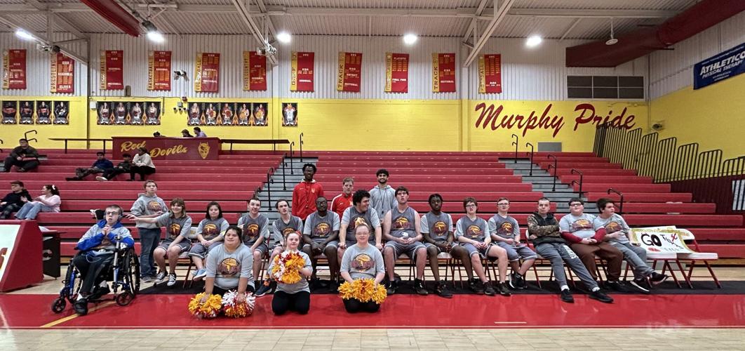 Murphysboro Devil-Dawgs show out in front of packed gym | Latest ...