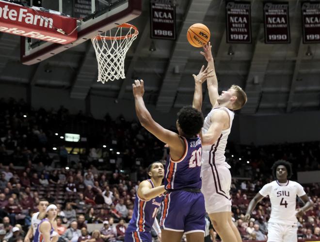 SIU Men's Basketball | Domask leads Salukis to win over Evansville ...