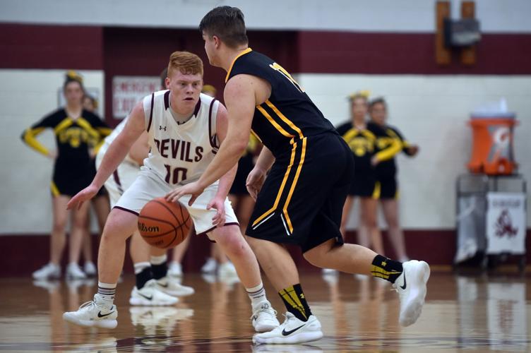Boys Basketball | Sesser-Valier gets past Goreville | High School ...
