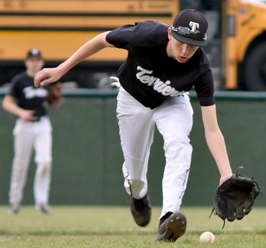 Photos: Carbondale Defeats Pinckneyville in Prep Baseball | Photo ...