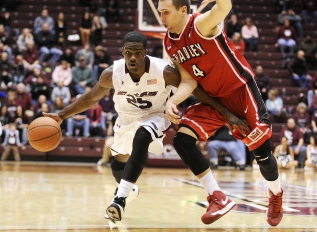 Braves pull out 66-60 win in final four minutes at SIU Arena | College ...