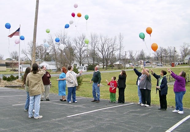 Parents release balloons in memory of children | Plus Edition ...