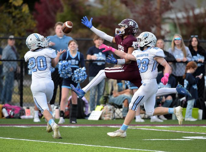 Prep Football | Olympia upsets Benton in the first round of the Class ...