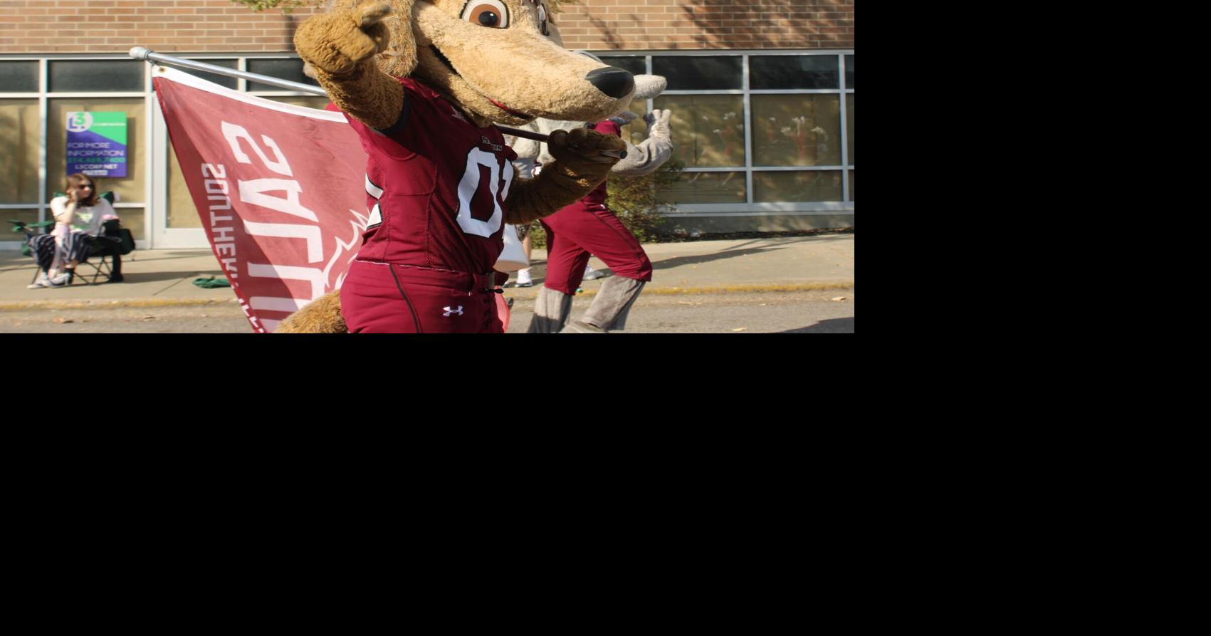 Community shows Saluki pride at Homecoming parade | Latest Headlines ...