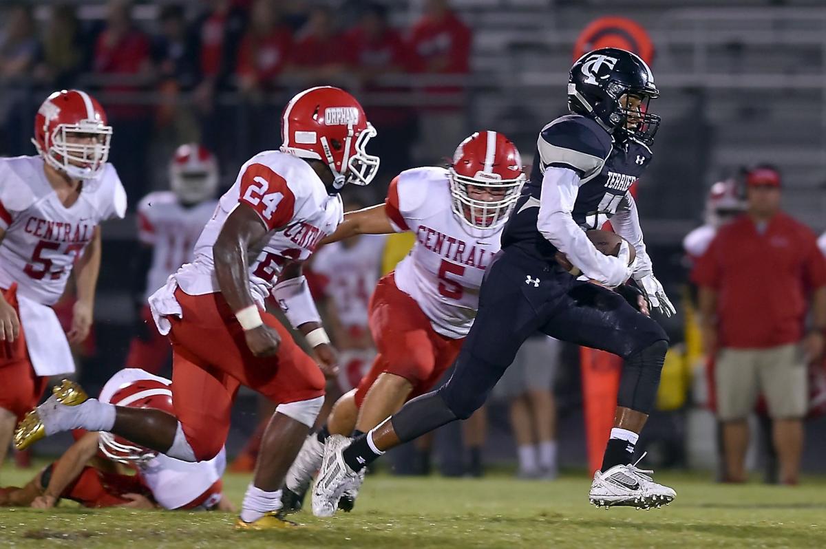 Photos: Carbondale Terriers Football Hosts Centralia Orphans | Photo ...