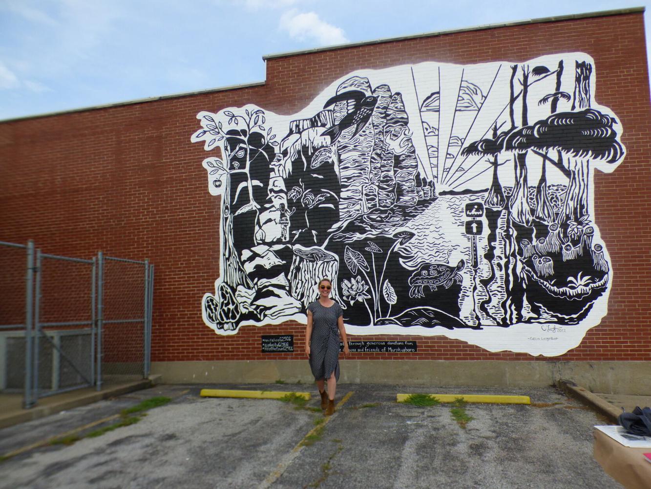 Murphysboro artist completes a new mural on the corner of Walnut and ...