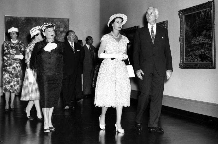 Southern Illinoisans from the UK react to the death of Queen Elizabeth II