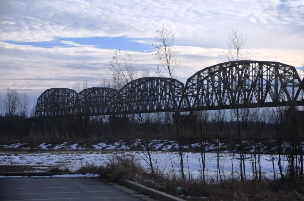 Railroad company set to 'improve' Metropolis bridge | Local News ...