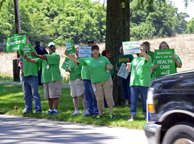 As AFSCME strike votes are tallied, Southern Illinois state workers ...