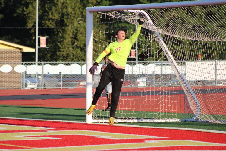 Murphy boys soccer escapes late rally to down Carterville/Herrin ...