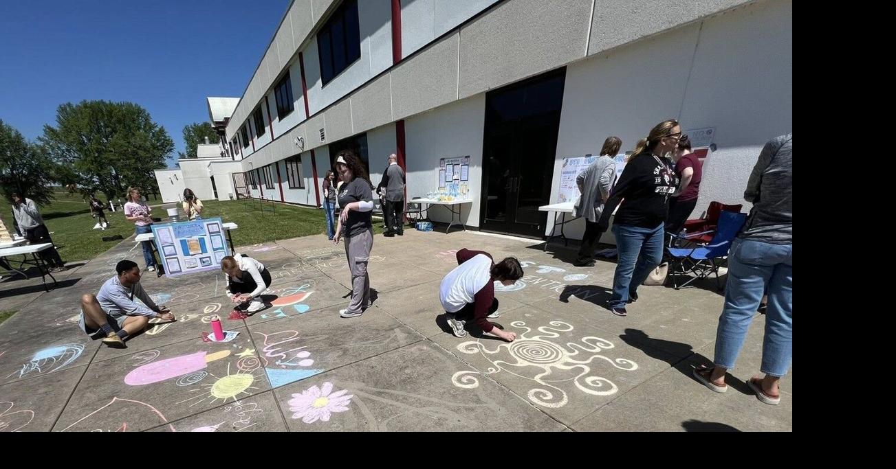SpringFest, Poetry Slam keep students, faculty, staff entertained ...