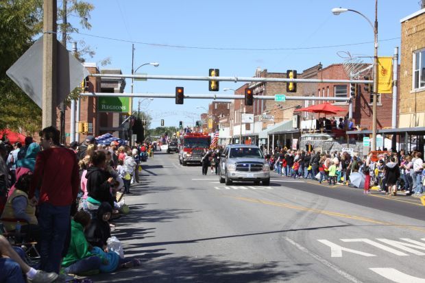Apple Festival Parade features floats and bands | Murphysboro ...