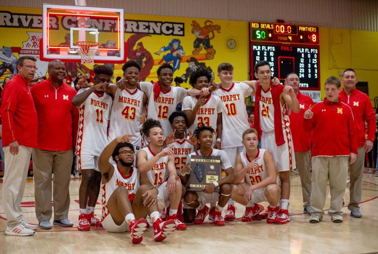 Boys Basketball | Murphysboro's Clemons hits game-winning layup to ...