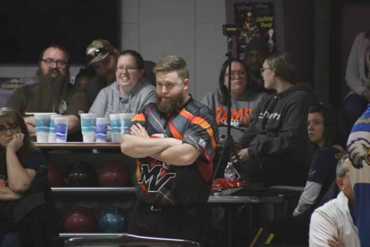 Herrin wins IHSA Bowling Sectionals | Latest Headlines | thesouthern.com