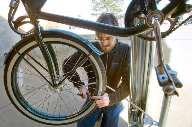 SIU sets up seven bicycle-service stations