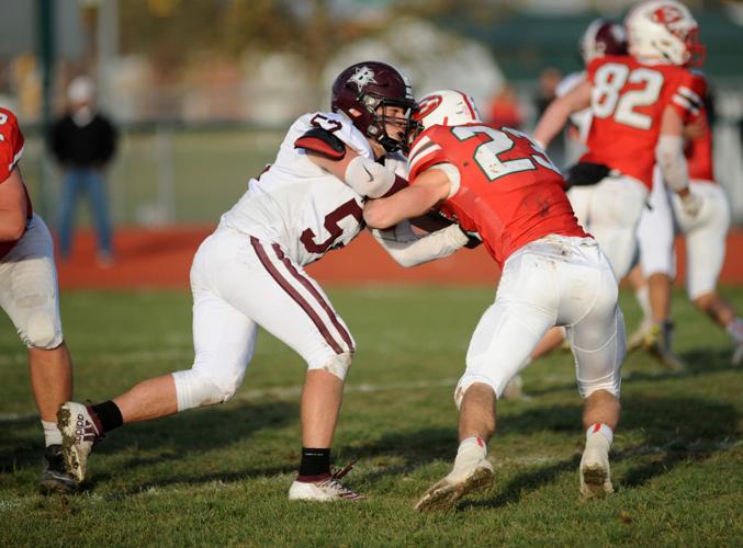 Prep Football | Effingham overtakes Benton in Class 4A Playoffs | High ...