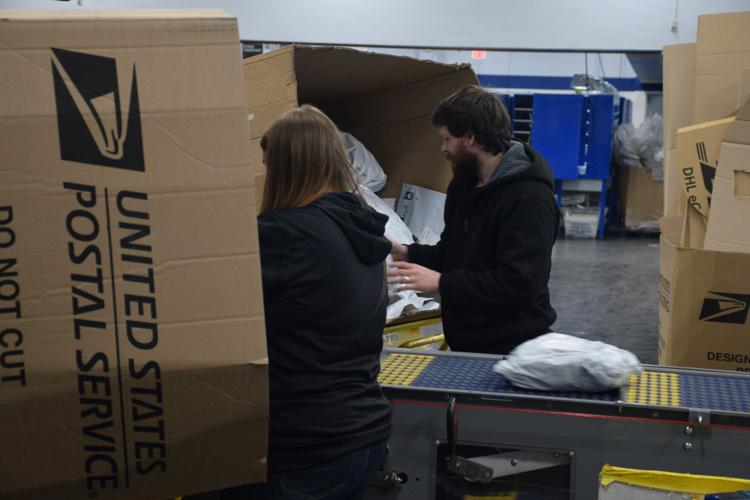 USPS unveils modernized sorting center in Carbondale | Latest Headlines ...