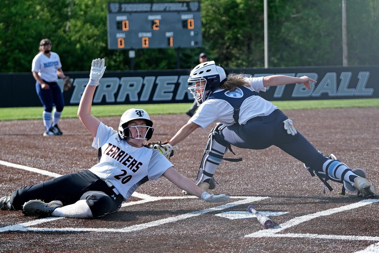 Prep Softball | Grammer setting bar high for Carbondale, pitchers ...