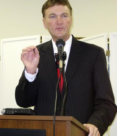 Gentry OK after collapse during speech