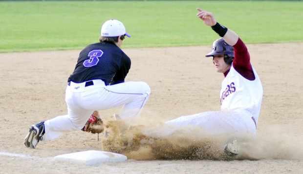 Benton baseball rallies for win | Benton | thesouthern.com