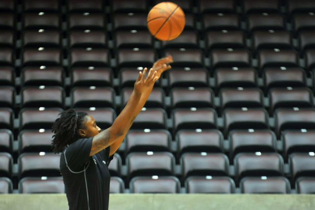 Newcomers add to competition for SIU women's squad | College Sports ...