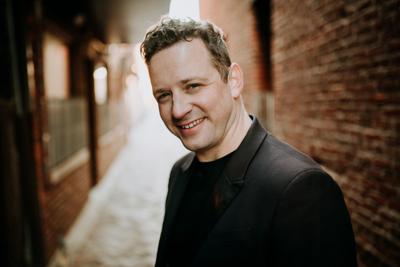 Former Herrin school teacher poised for rise to country music stardom ...