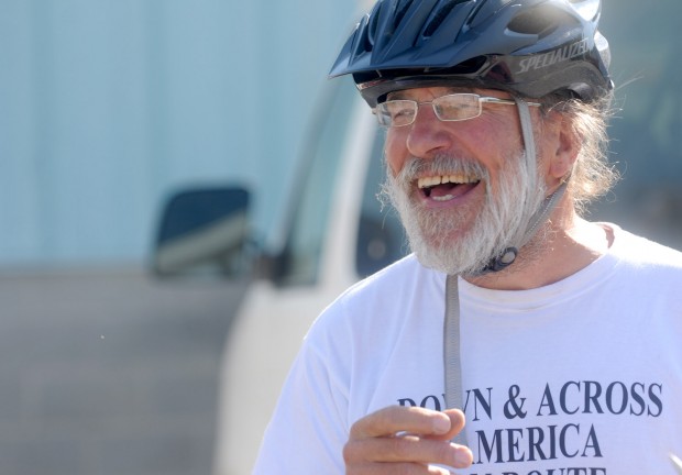 Dan Bost, Murphysboro welcome cross-country cyclist | Local News ...