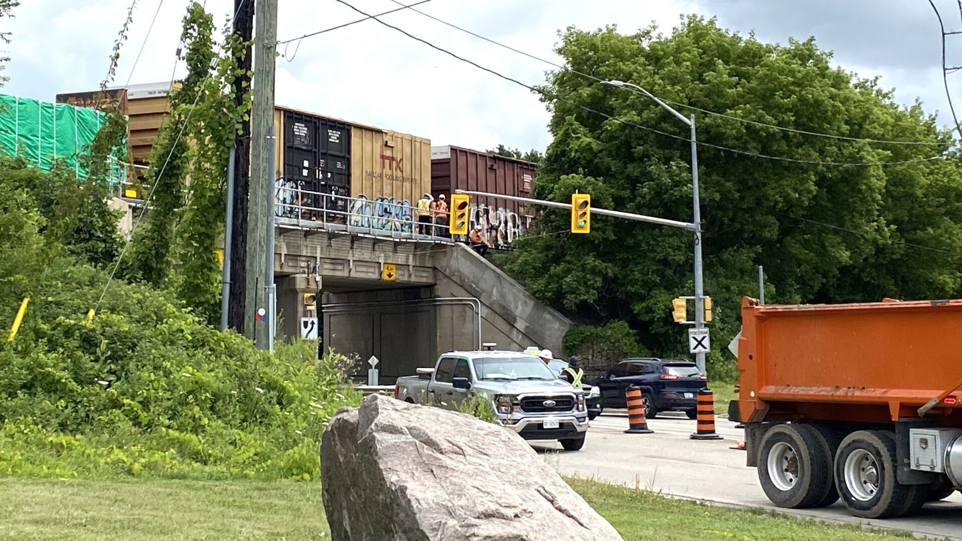 No injuries after train derails near Brantford