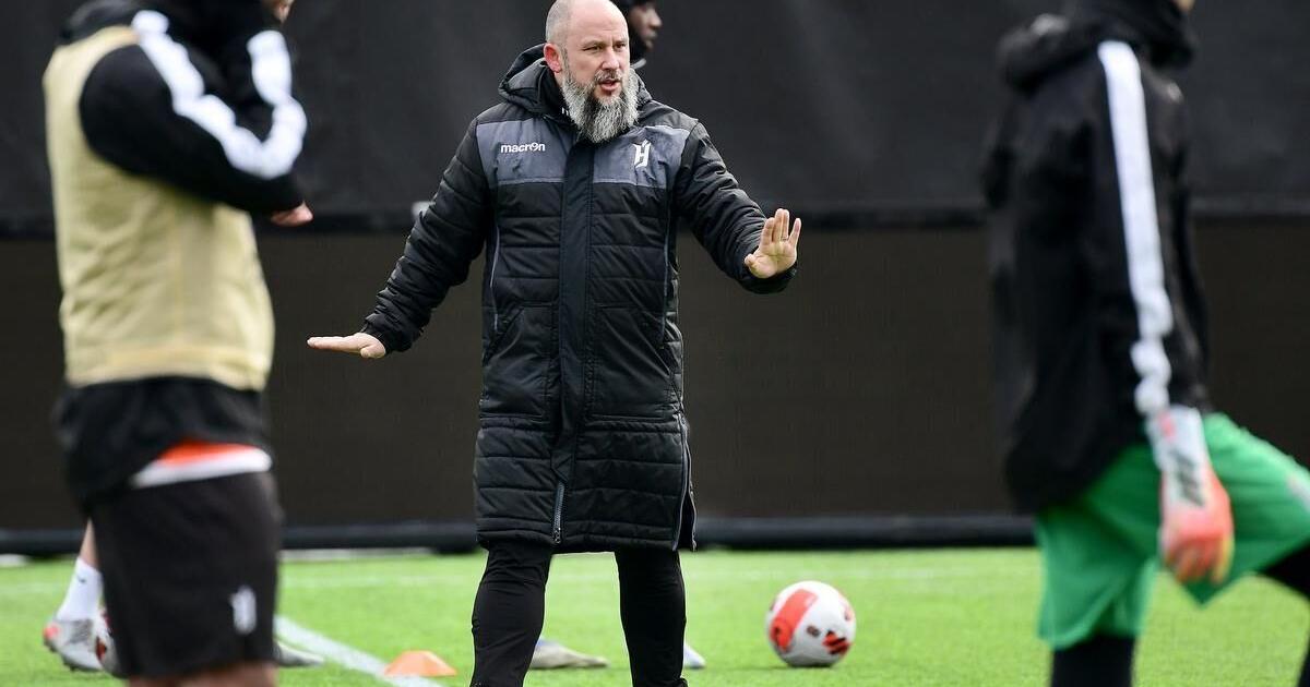 Forge FC locks in coach Bobby Smyrniotis for four more years