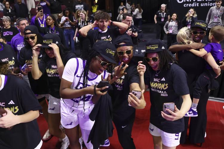 San Antonio, Erikstrup lead Grand Canyon to 30th straight win and first trip to NCAA Tournament