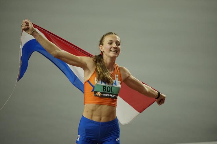 Femke Bol of the Netherlands cruises to gold in women's 400 hurdles at ...