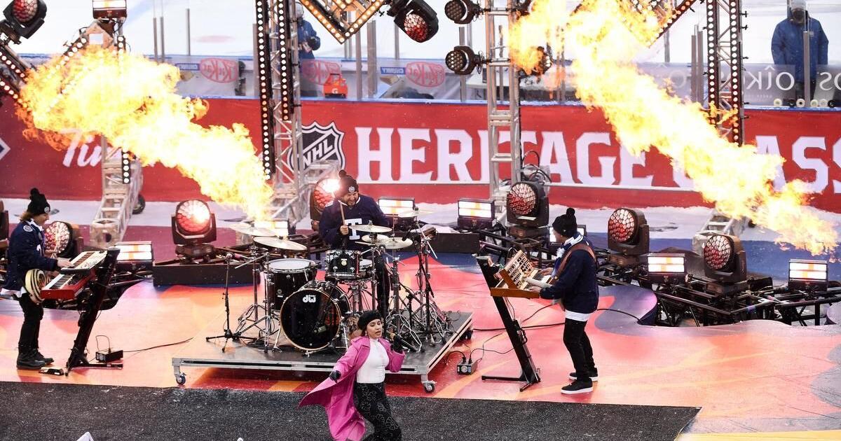 Carnival-like NHL Heritage Classic a hit with fans in Hamilton