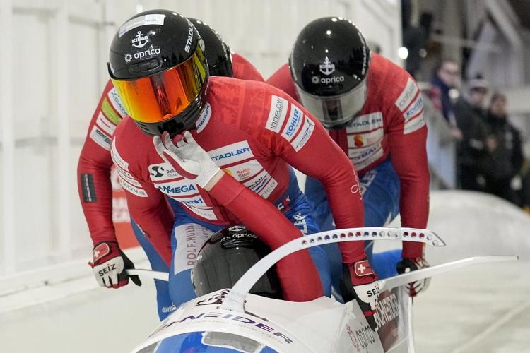 Friedrich leads 4-man world bobsled title race as weather takes its ...