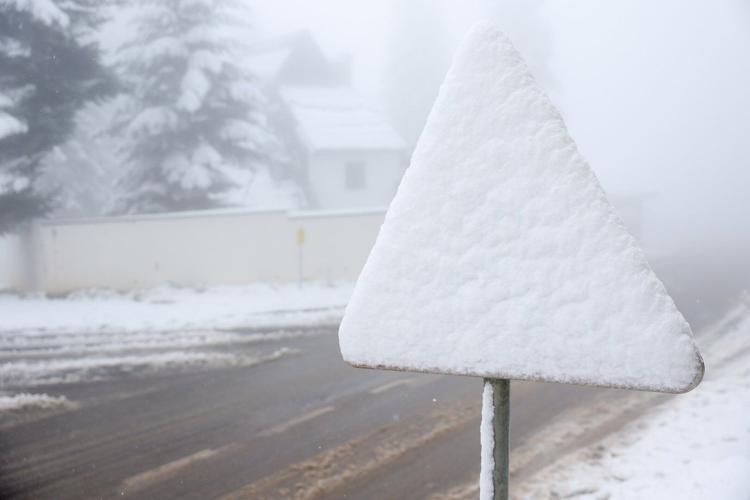 Bulgarian resort floods leave 3 dead, while heavy snow downs Balkan ...