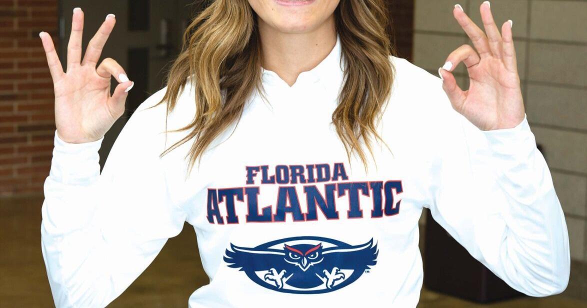 Hillfield Strathallan soccer player Alyssa DeSantis signs scholarship ...
