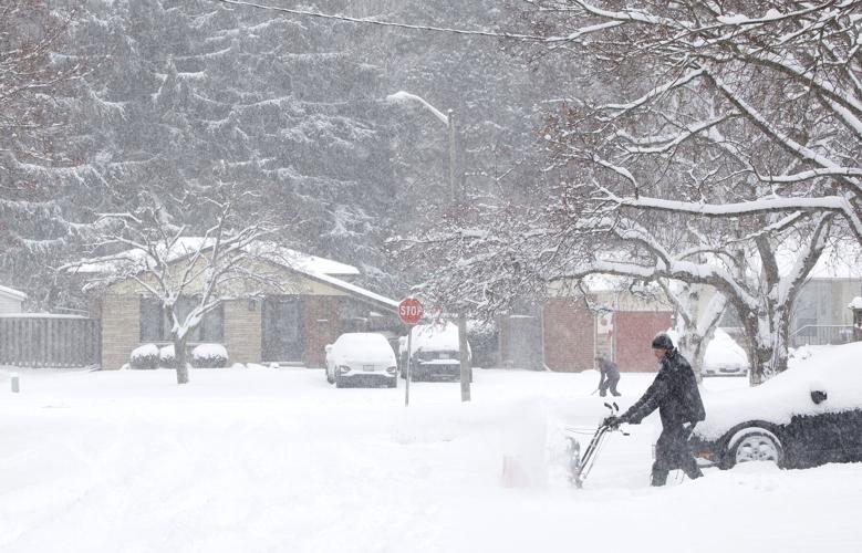 Snow day hits Hamilton, forcing school and business closures