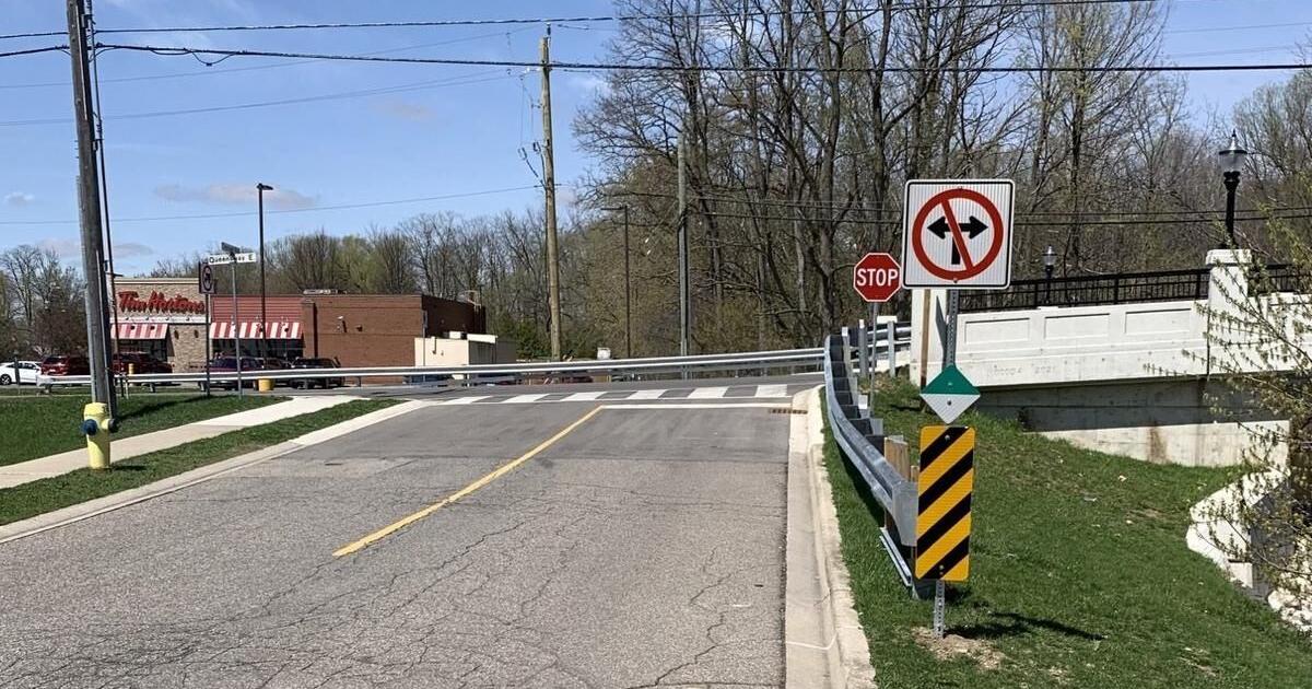 Confusing road sign leaves Simcoe drivers with nowhere to turn