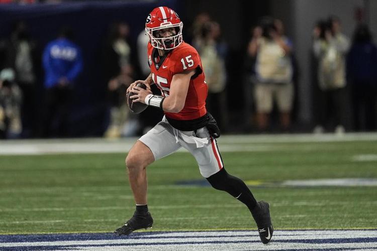 Georgia QB Carson Beck returns from hand injury for final snap in SEC ...
