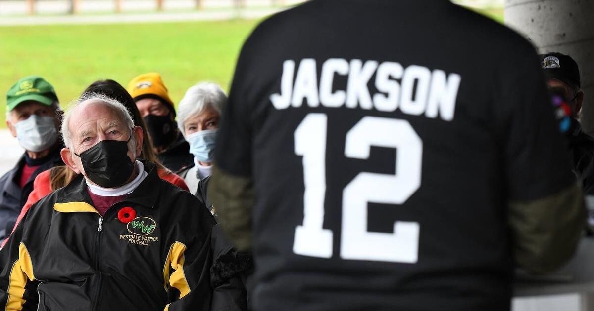 Hamilton honours legendary CFL quarterback Russ Jackson