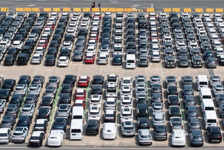 High oil prices drive a surge in Chinese electric vehicle sales, but ...
