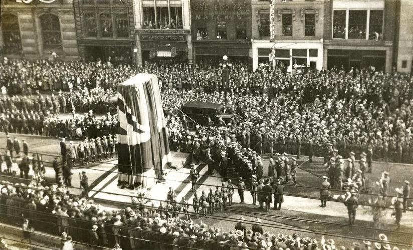 Gore Park cenotaph unveiled 100 years ago
