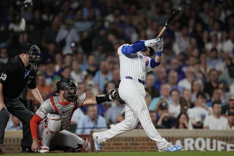 Cubs score 3 runs in 8th, top Giants 5-2