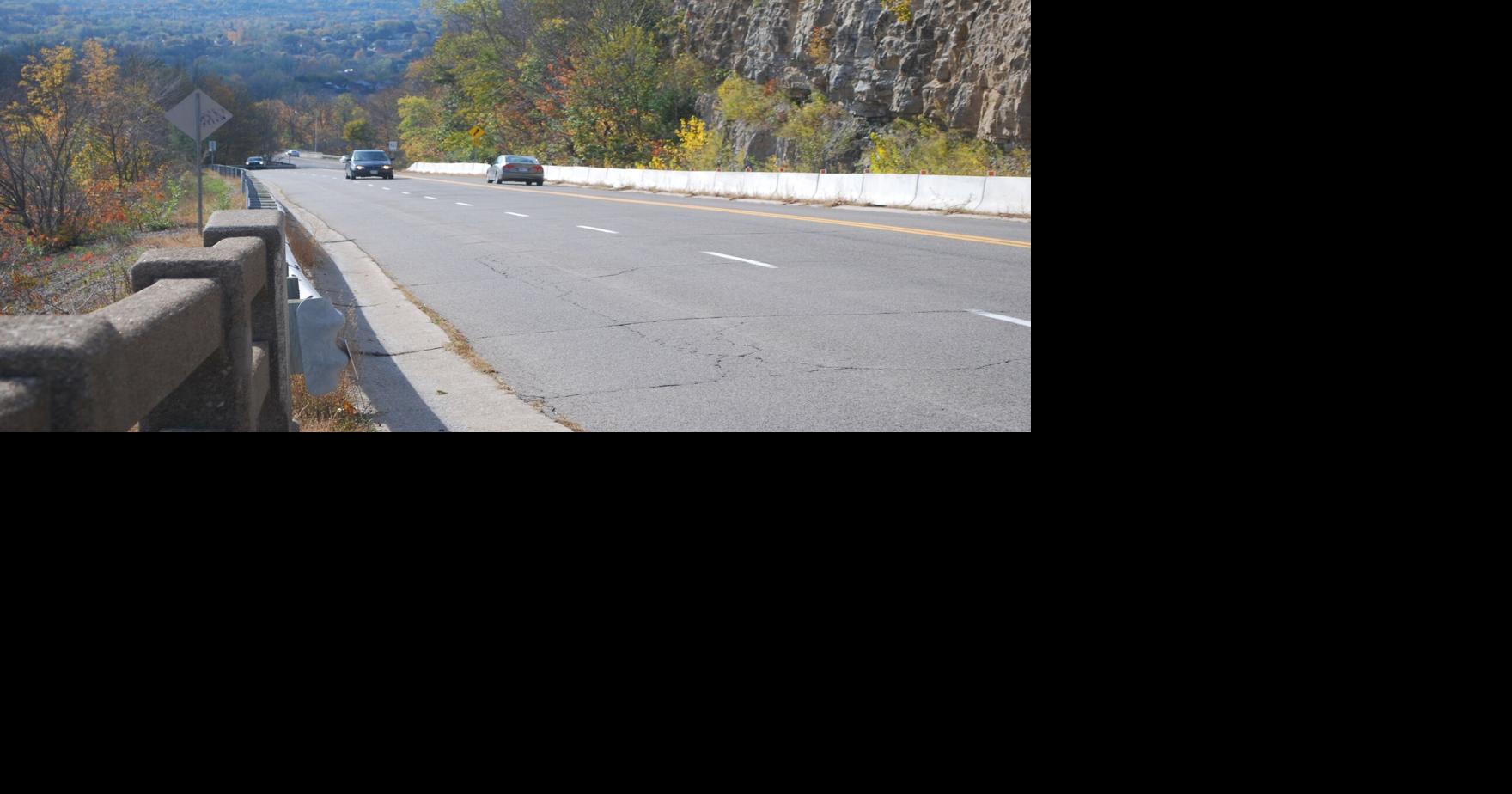 Hamilton cyclist severely injured in Dundas crash