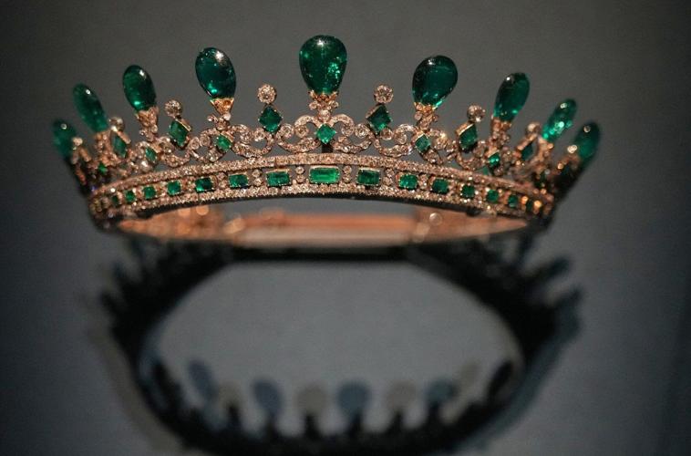 More glittering royal jewels displayed while Paris is still uneasy over ...